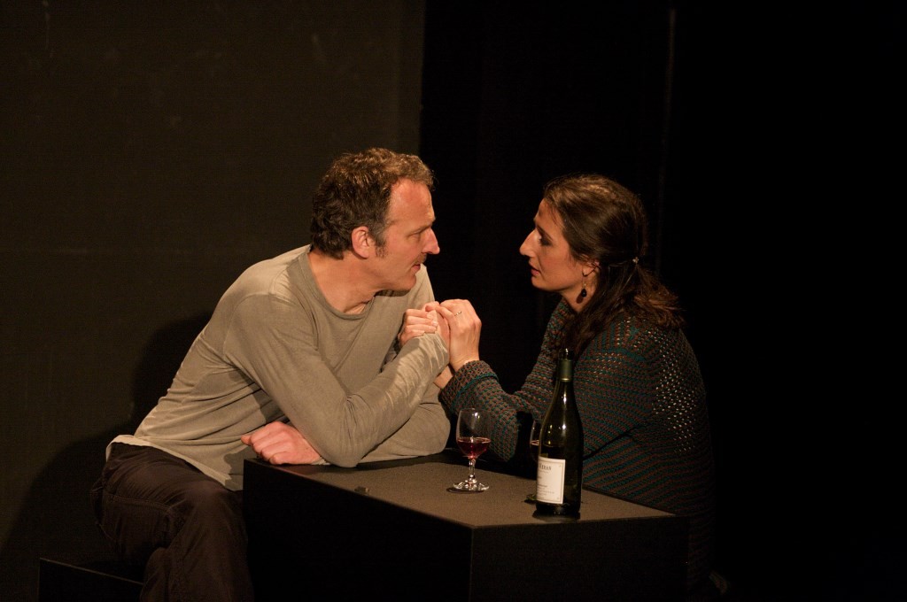 « Trahisons », de Harold Pinter, les Déchargeurs à Paris – Les Trois Coups