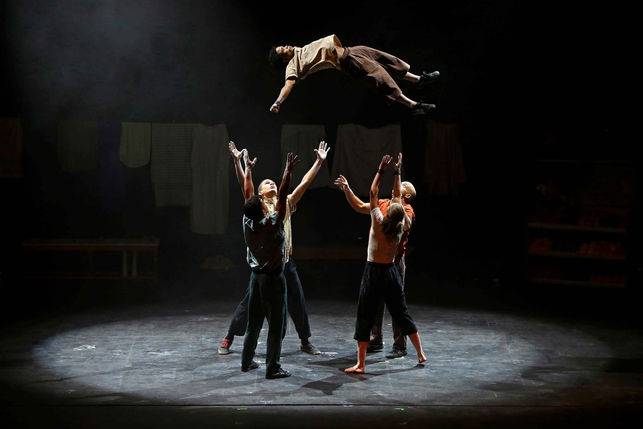 « Moya », Zip Zap Circus, Espace chapiteaux, La Villette, Paris – Les ...